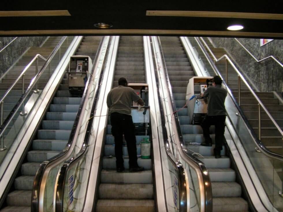 Escalator Step Cleaning - ESD Escalator Aesthetics